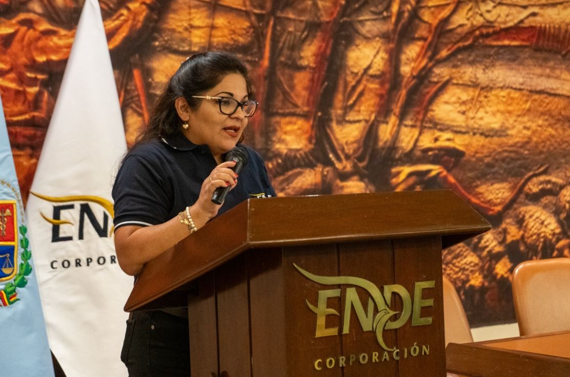 ENDE fortalece el control social con capacitación a juntas vecinales y ...